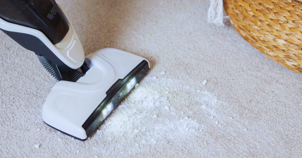 Teppich reinigen mit Natron und Essig: 5 einfache Schritte [2026]